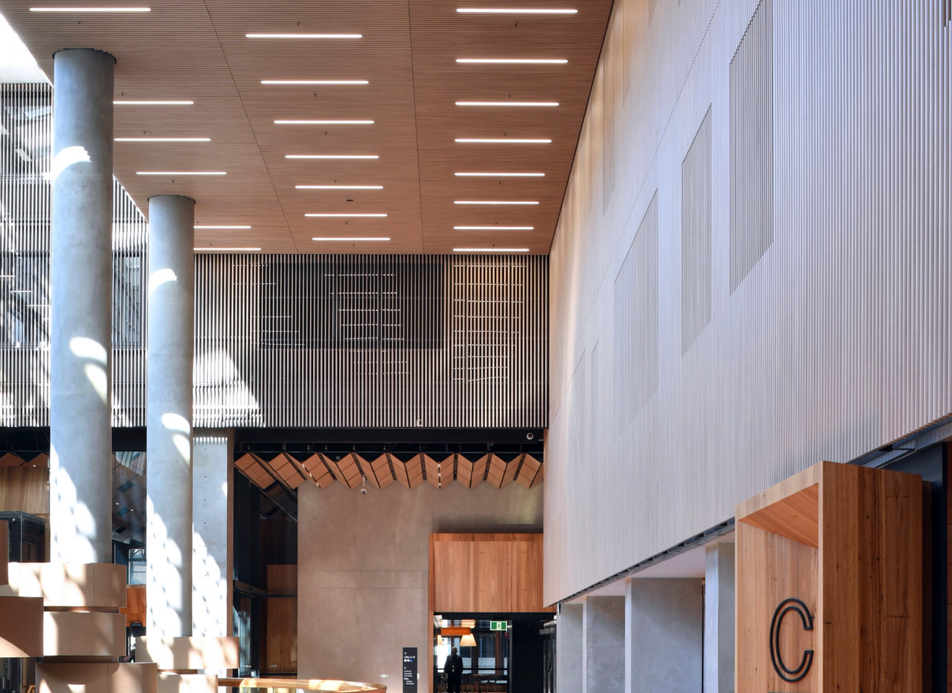 477 on Pitt - Euroline